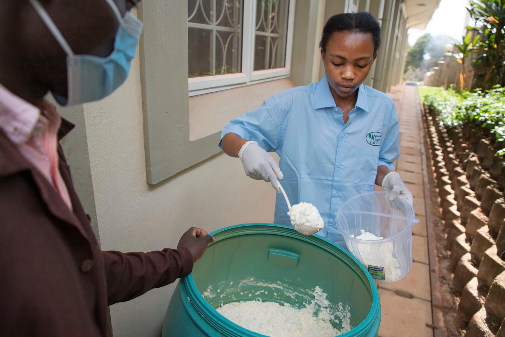 Jovia Kisaakye - Milch gegen Malaria